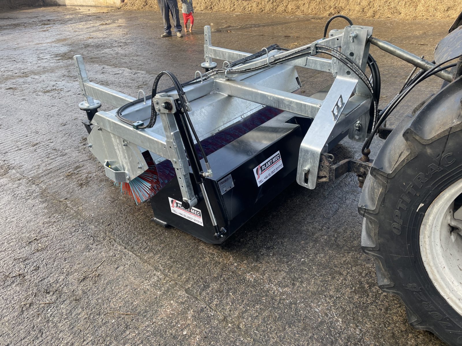 Compact-Sweeper – Sweeper & Self-Tipping Collection Unit – Plantmec Ireland